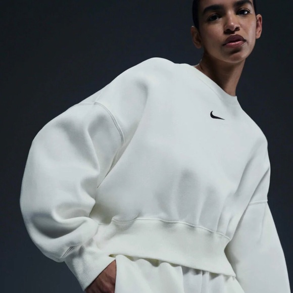 Nike | Tops | Nike Nike Overoversized Crewneck Nike Sportswear ...